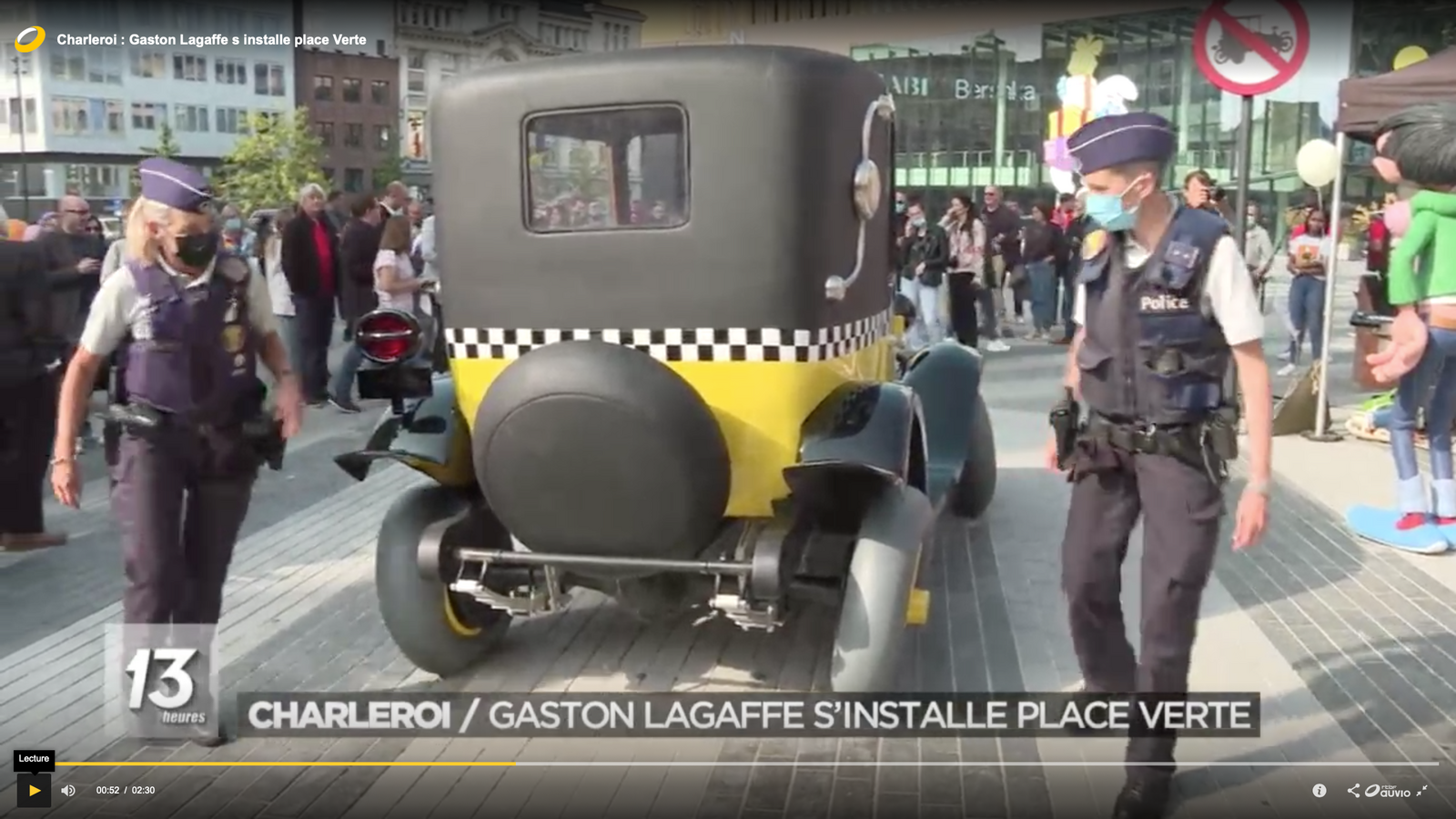 Guust Flater met wagen als standbeeld in Charleroi | Divers ...