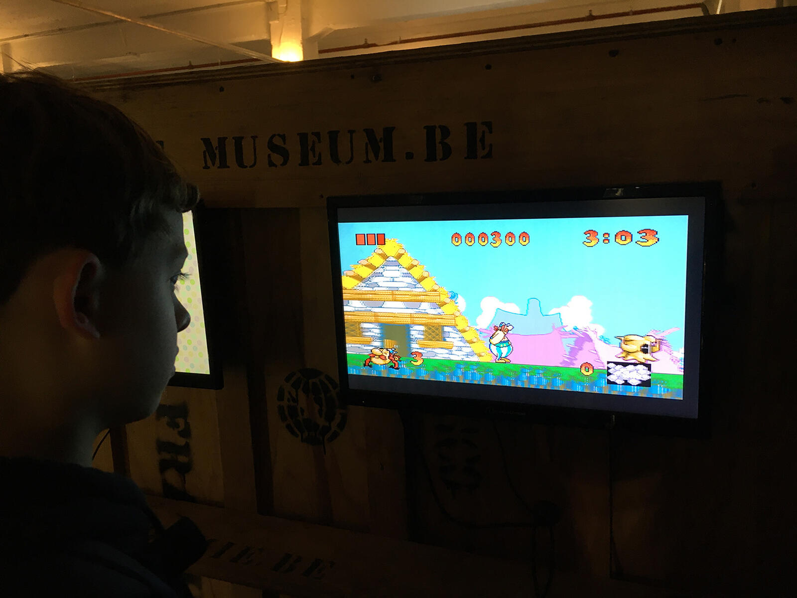 Strips in Pixel Museum, Toys Discovery Museum en Train World ...
