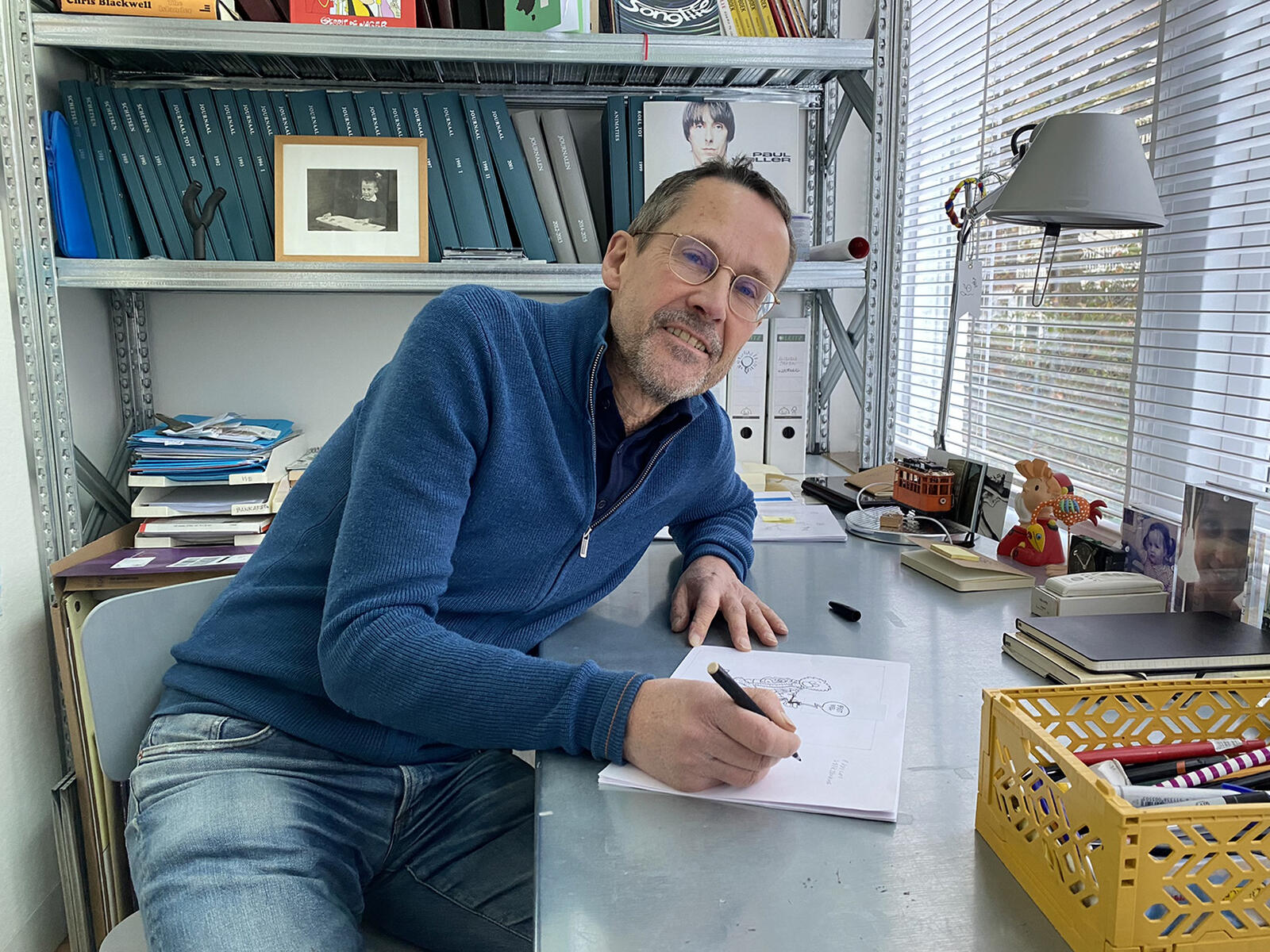 Drie striptekenaars in Patrick Van Gompels boek Nou En | Algemeen ...